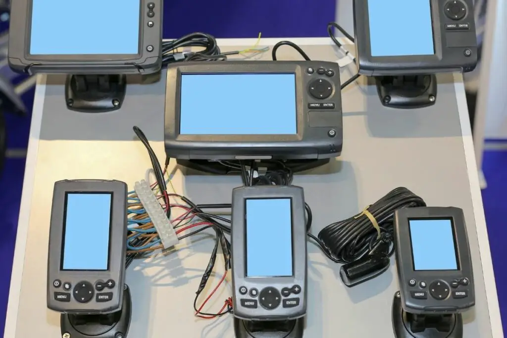 How A Fish Finder Works & How to Read it | All About Fish Finders